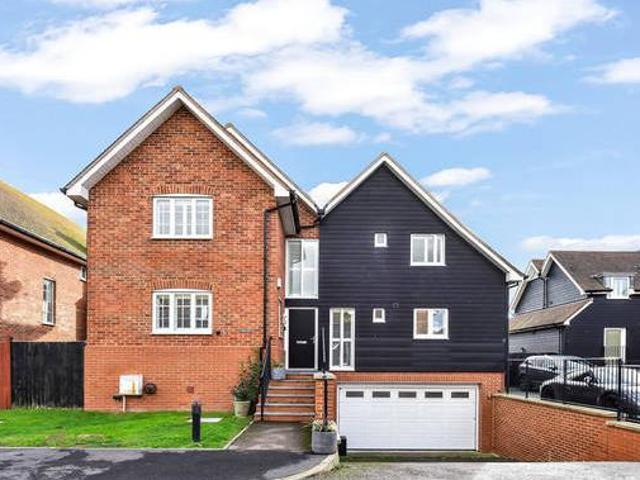 5 bedroom detached house for sale in Wharf Lane Cliffe Kent Me3 ME3