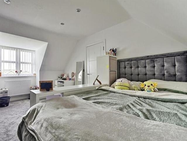 5 bedroom detached house for sale in Whitehead Close, Laisterdyke, Bradford, BD4