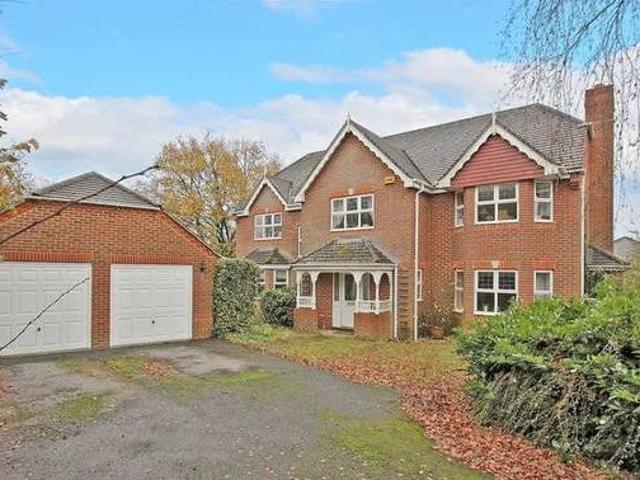 5 bedroom detached house for sale in Witan Court Whitchurch RG28