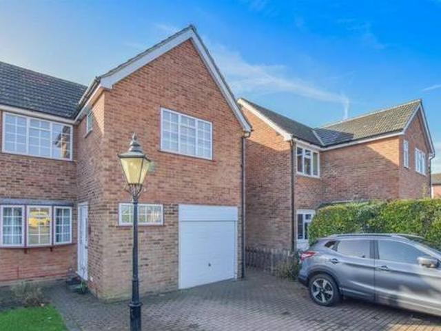 5 bedroom detached house for sale in Wickenfields Ware SG12