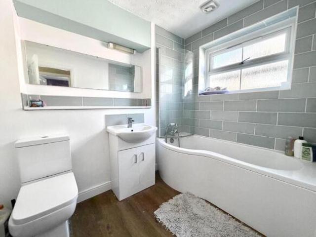 5 bedroom detached house for sale in Wickery Dene, Wootton Fields, Northampton NN4