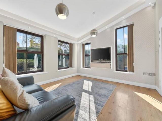 5 bedroom detached house for sale in Wigton Chase, Leeds, West Yorkshire, LS17