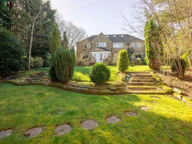 5 bedroom detached house for sale in Wigton Lane, Alwoodley, Leeds, LS17