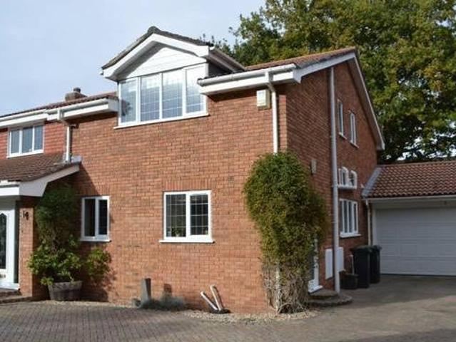 5 bedroom detached house for sale in Willow Drive Colehill Wimborne Dorset BH21 BH21