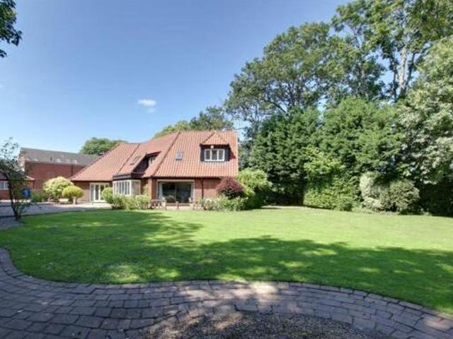 5 Bedroom Detached House For Sale In Willerby