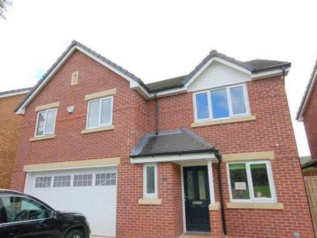 5 bedroom detached house for sale in Williams Drive Shavington Crewe CW2
