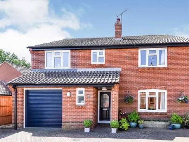 5 bedroom detached house for sale in Williman Close Heacham Kings Lynn Norfolk PE31