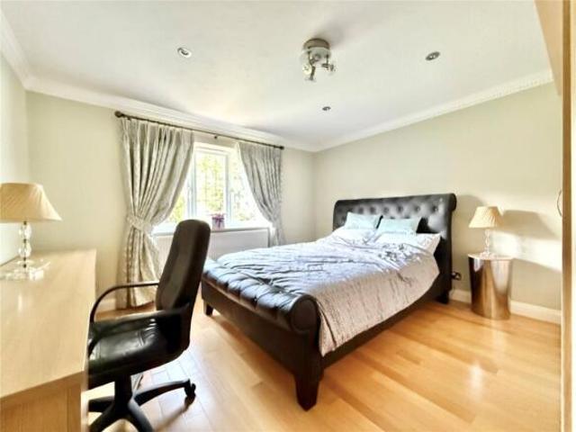 5 bedroom detached house for sale in Willingdon Road, Ratton, Eastbourne, BN20