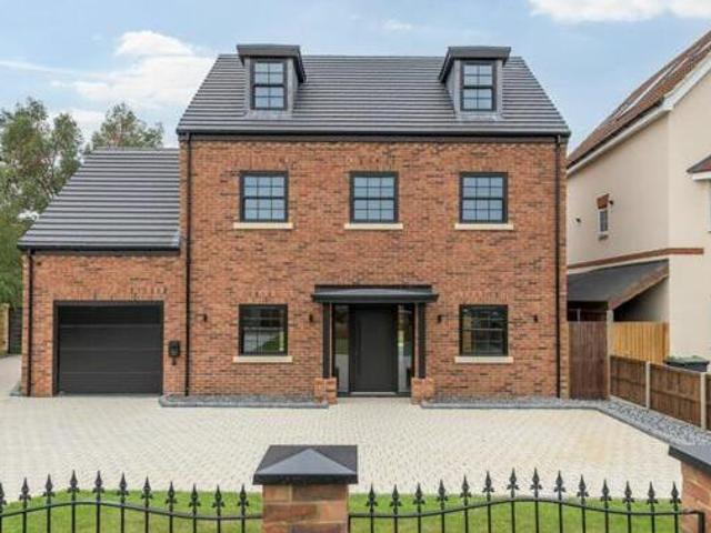 5 Bedroom Detached House For Sale In Wilstead