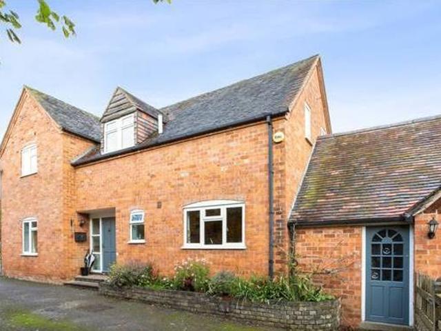 5 bedroom detached house for sale in Winchcombe Road Sedgeberrow Evesham Worcestershire WR11 WR