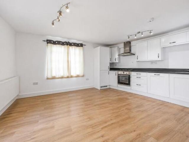 5 bedroom detached house for sale in Winchester Road, Basingstoke, RG21
