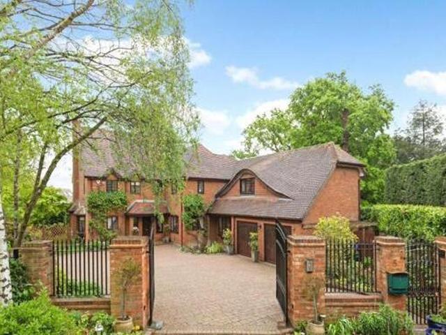 5 Bedroom Detached House For Sale In Windsor, Berkshire