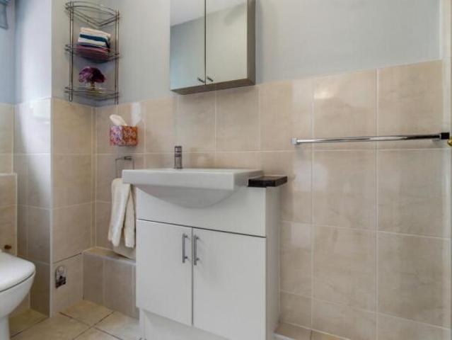 5 bedroom detached house for sale in Winterburn Road, Worcester, WR2