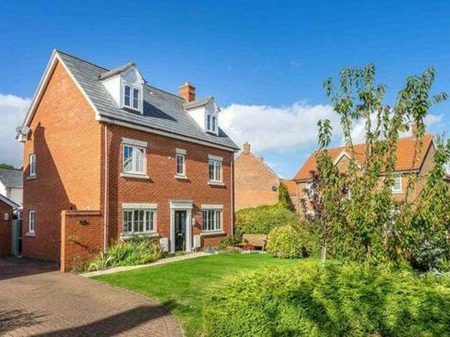 5 bedroom detached house for sale in Wisteria Drive Wymondham NR18 0FW NR18