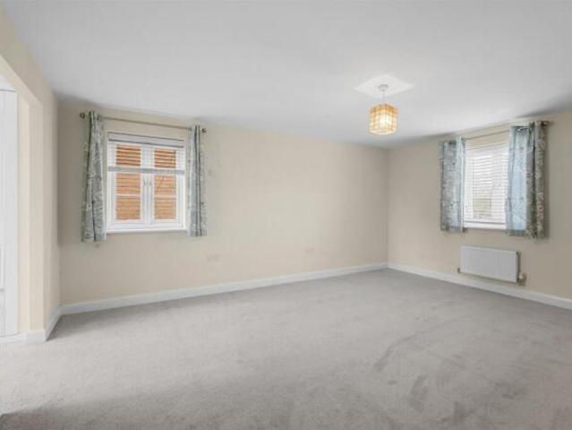 5 bedroom detached house for sale in Towpath Avenue, Northampton, NN4