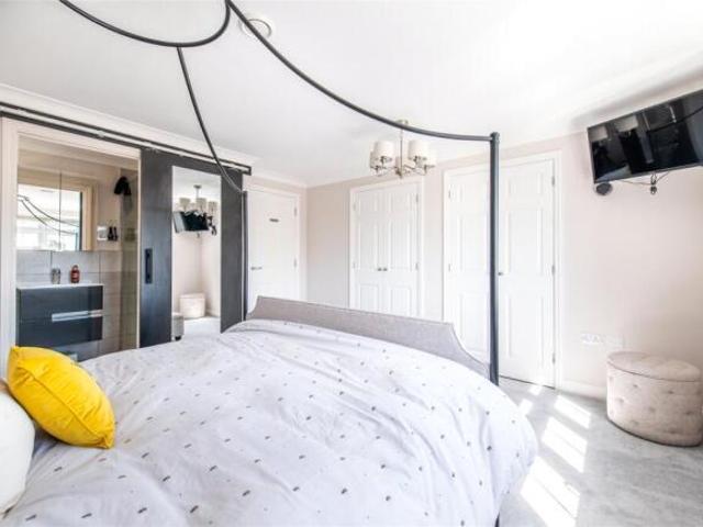 5 bedroom detached house for sale in Toppesfield Park, Maidstone, Kent, ME14