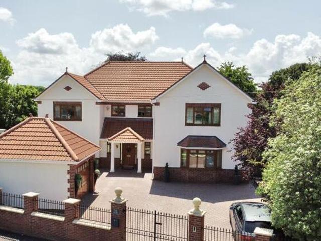 5 Bedroom Detached House For Sale In Taunton