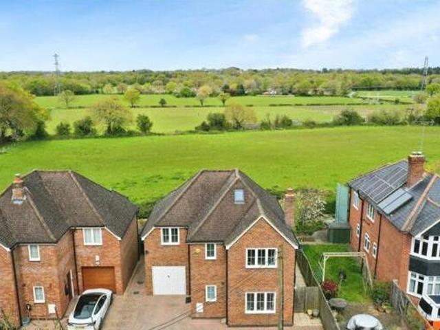 5 Bedroom Detached House For Sale In Tadley, Hampshire