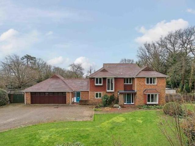 5 Bedroom Detached House For Sale In Tadley, Hampshire