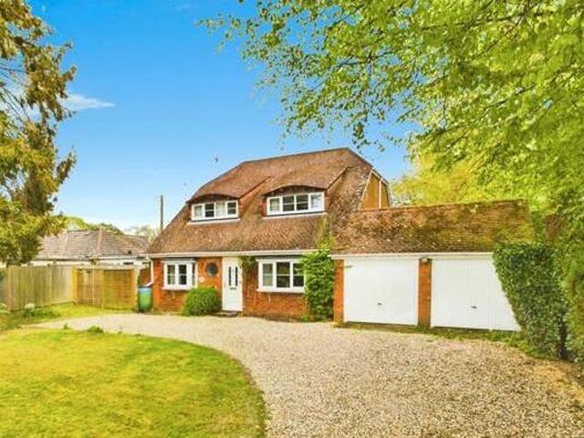 5 Bedroom Detached House For Sale In Tadley, Hampshire