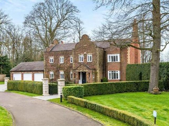 5 Bedroom Detached House For Sale In Thundridge, Hertfordshire