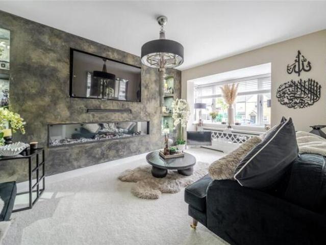 5 bedroom detached house for sale in Thackley Grange, Thackley, BD10