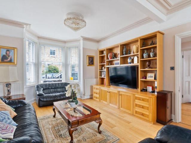 5 bedroom detached house for sale in The Mount, Reading, RG1