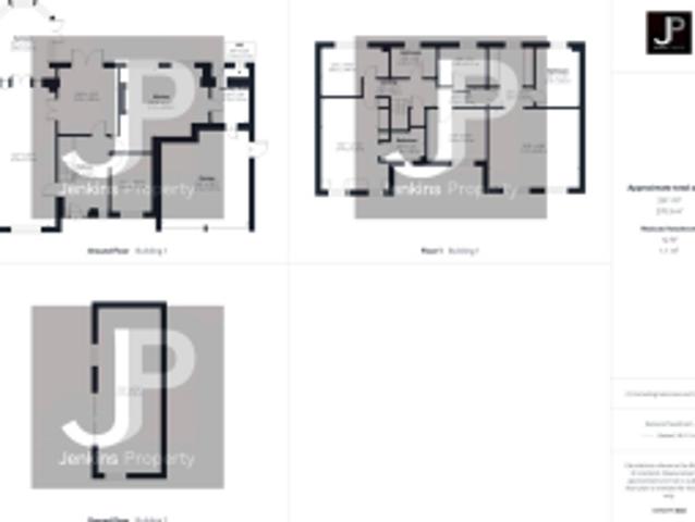5 bedroom detached house for sale in The Chase, Brentwood, CM14