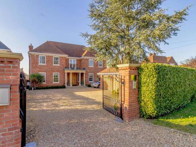 5 bedroom detached house for sale in The Drive Ickenham Middlesex UB10 UB10
