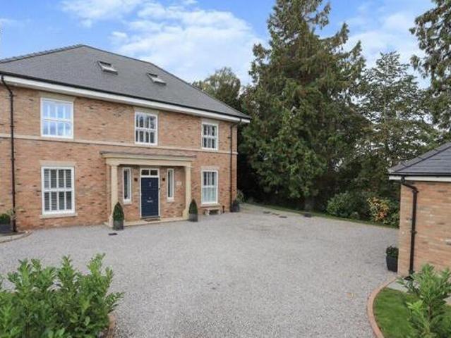 5 Bedroom Detached House For Sale In The Grove