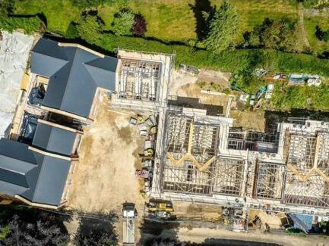 5 Bedroom Detached House For Sale In The Lakes, Hackers Close