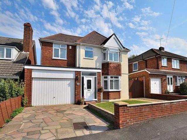 5 bedroom detached house for sale in The Retreat Dunstable LU5 LU5