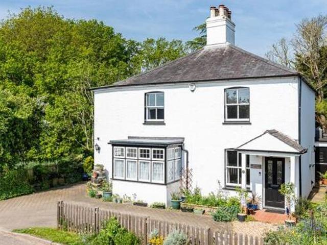 5 Bedroom Detached House For Sale In The Roundings, Hertford Heath