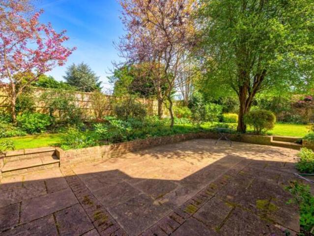 5 bedroom detached house for sale in Thompson Walk, Calcot, RG31