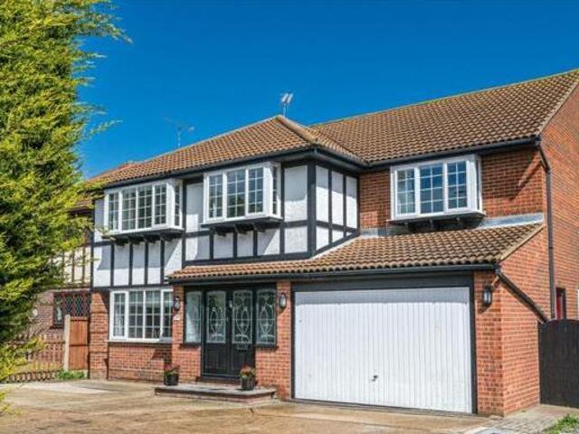 5 Bedroom Detached House For Sale In Thorpe Bay, Essex