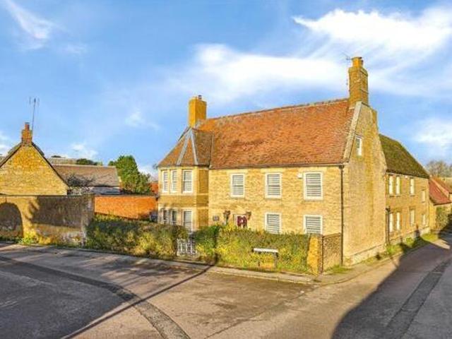 5 Bedroom Detached House For Sale In Titchmarsh