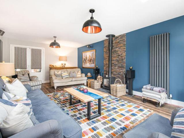 5 bedroom detached house for sale in Tippendell Lane, Chiswell Green, St Albans, AL2