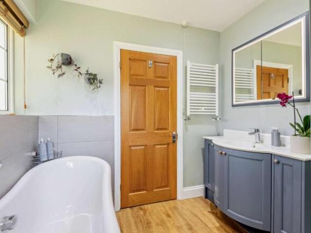5 bedroom detached house for sale in Trottiscliffe Road, Addington, West Malling, Kent, ME19