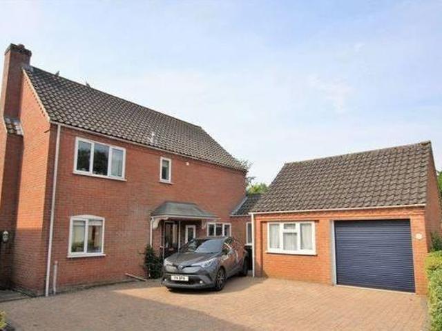 5 bedroom detached house for sale in Tudor Court Dereham Norfolk NR19