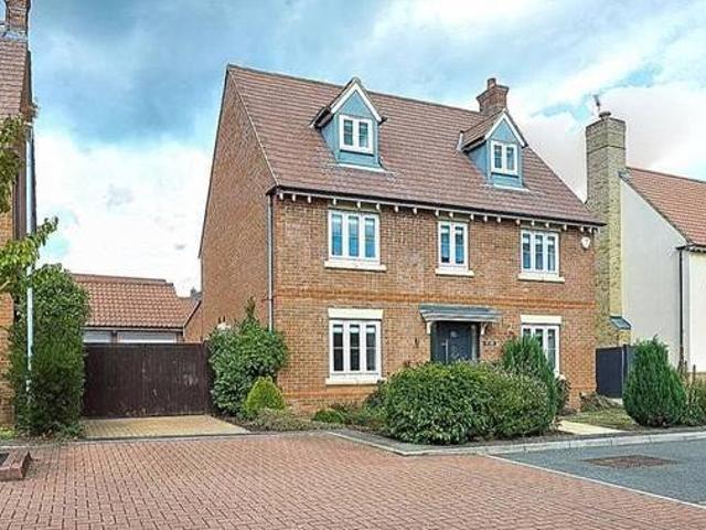 5 bedroom detached house for sale in Tyler Avenue Flitch Green Dunmow Essex CM6