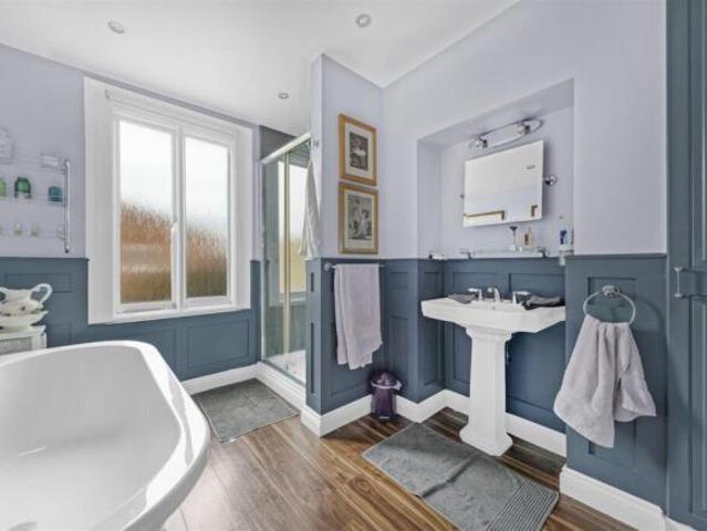 5 bedroom detached house for sale in Upton Road South, Bexley, DA5