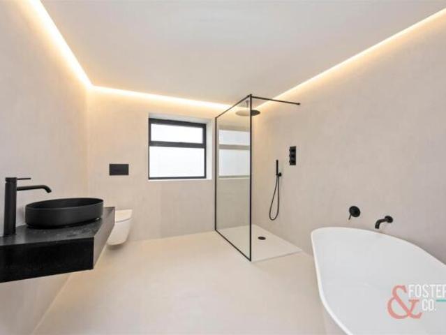 5 bedroom detached house for sale in Valley Drive, Brighton, BN1