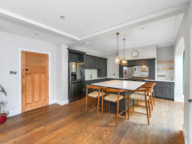 5 bedroom detached house for sale in Victoria Embankment, Nottingham, NG2