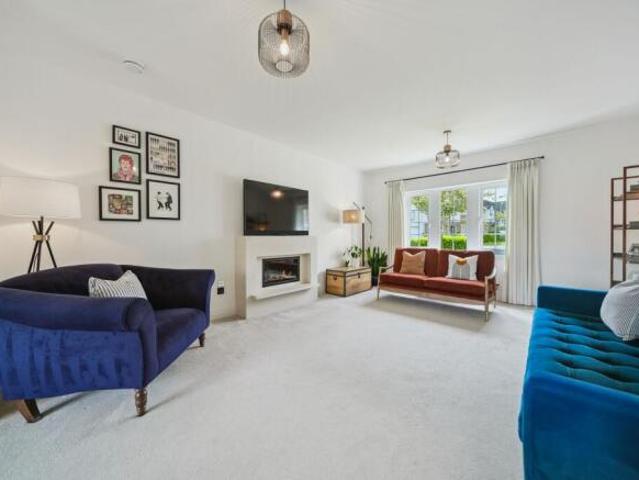 5 bedroom detached house for sale in Viewfield Gardens, East Kilbride, G74