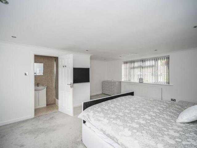5 bedroom detached house for sale in Viewlands, Huddersfield, HD2