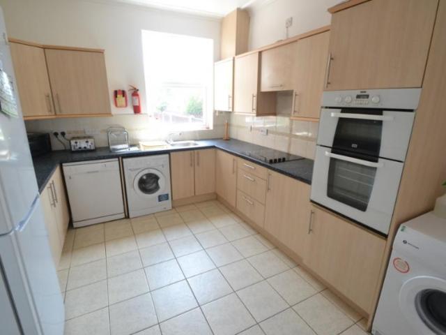 5 bedroom Detached house To Let