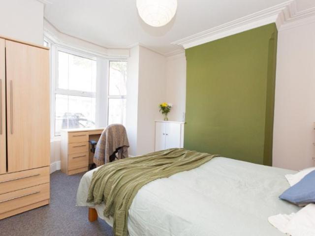 5 bedroom Detached house To Let