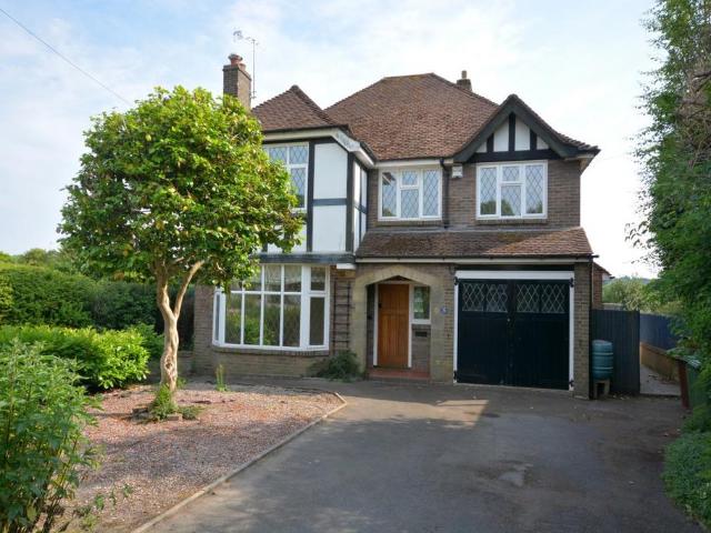 5 bedroom detached house to rent