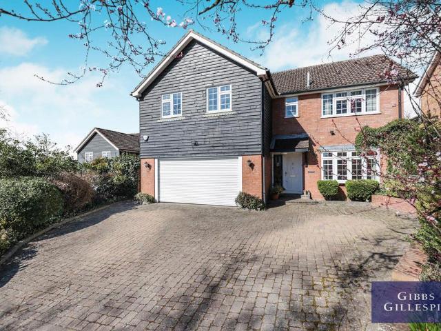 5 bedroom detached house to rent