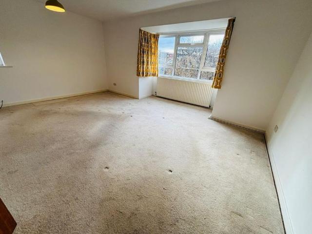 5 bedroom detached house to rent